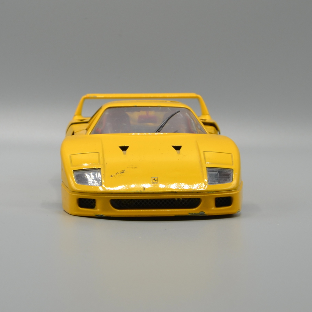 Ferrari F40 gialla – Cart Arte A Quattro Ruote